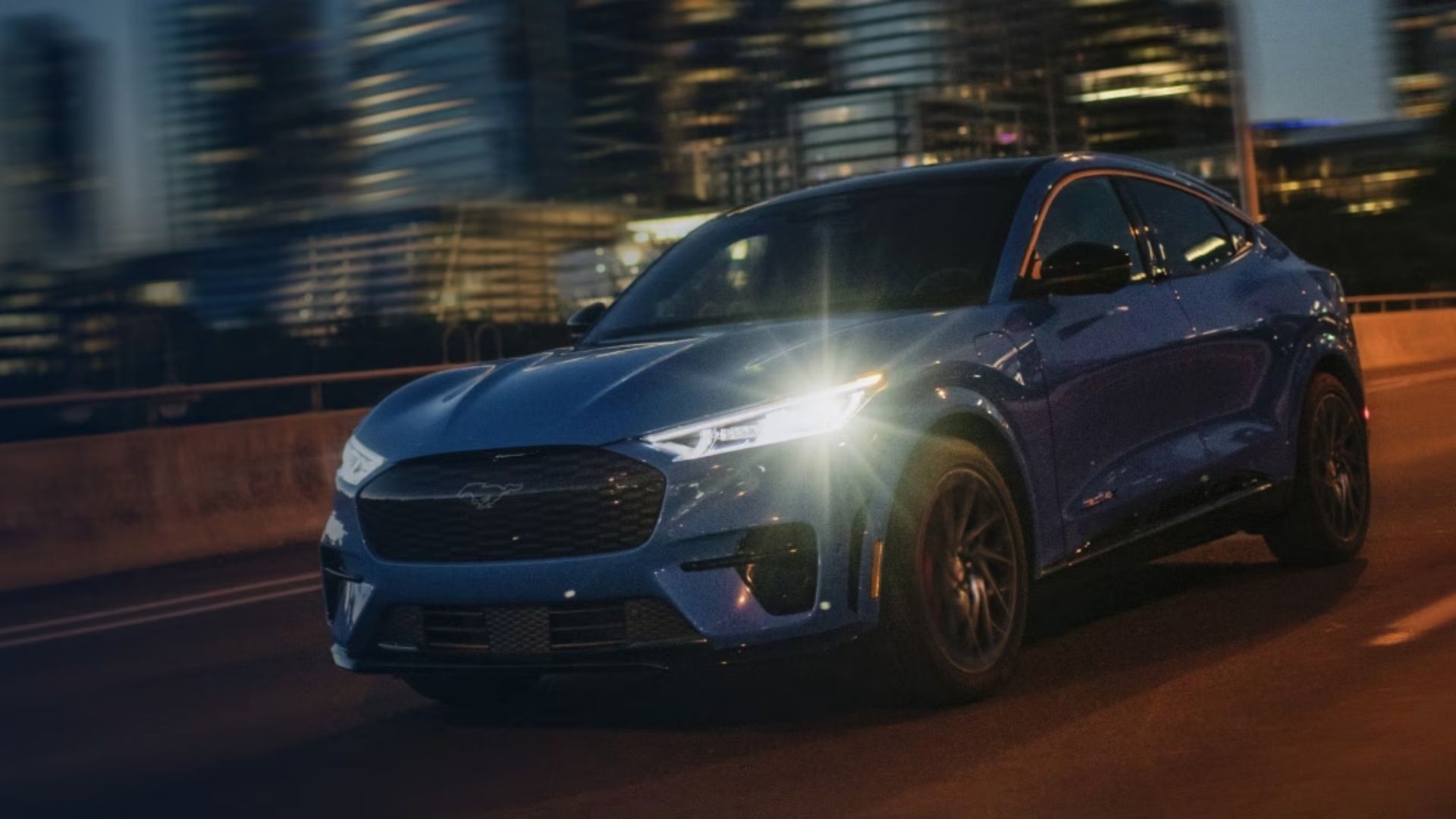 Novo Mustang elétrico chega ao Brasil por meio milhão de reais!