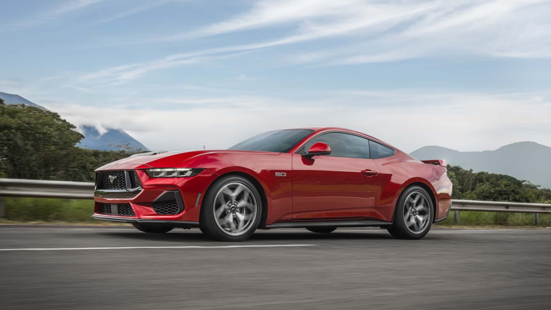 Novo Ford Mustang GT chega ao Brasil mais barato e mais potente