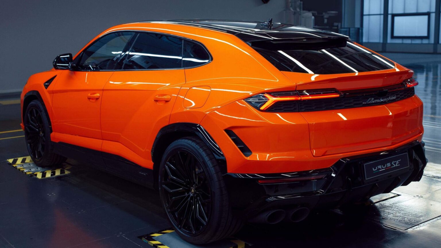 Conheça a nova Lamborghini Urus SE 2025 com motor híbrido de 800 cv