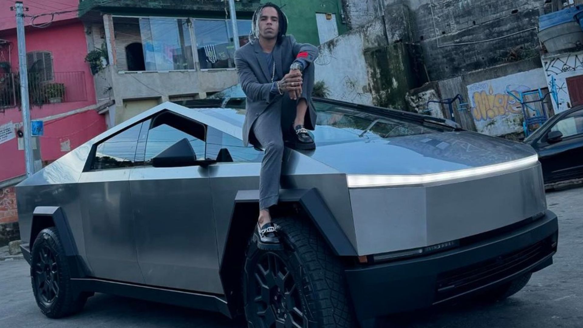 Primeiro Tesla Cybertruck chega ao Brasil, conheça a picape elétrica!