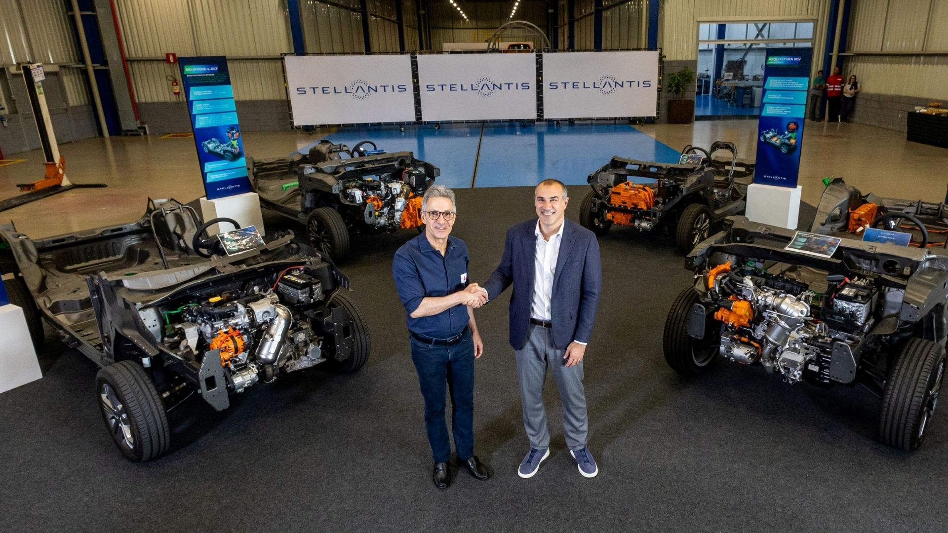 Stellantis está mudando tudo! Veja o que vem por aí nos híbridos!