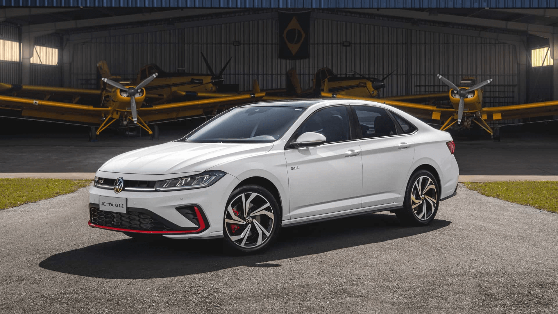 Novo Volkswagen Jetta GLI 2026 promete agitar o mercado brasileiro