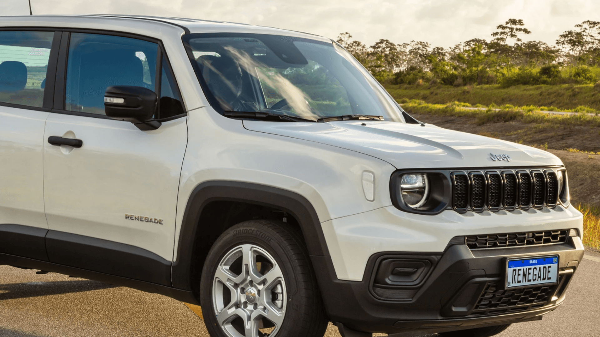 Última chance: Jeep Renegade 2026 tem R$ 17 mil de desconto e juro zero